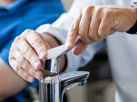 汉斯格雅 花洒支架套件: 境雨, 花洒支架套件130 三速，带花洒软管160cm, 货号 26851007