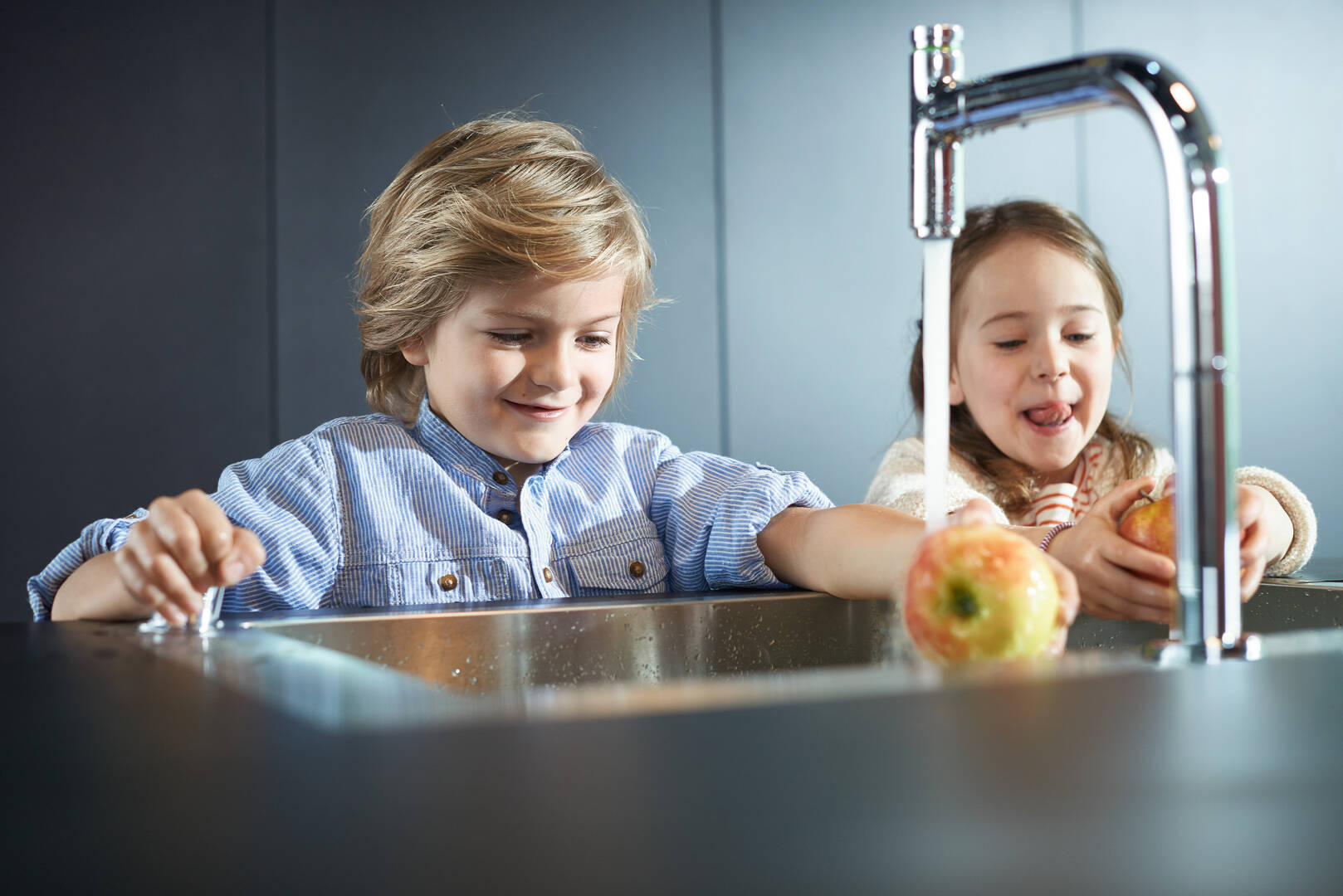 汉斯格雅 梦迪诗 Select M71, 两孔单把手厨房龙头200，带抽拉式出水嘴，单种出水模式, 货号 14845007 ...