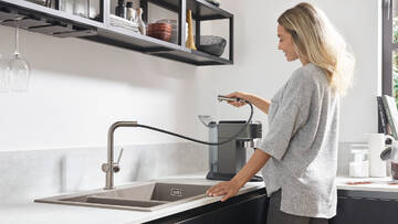 汉斯格雅 厨房龙头: 福柯斯 M42, 单把手厨房龙头220，带抽拉式出水嘴，两种出水模式, 货号 71800007